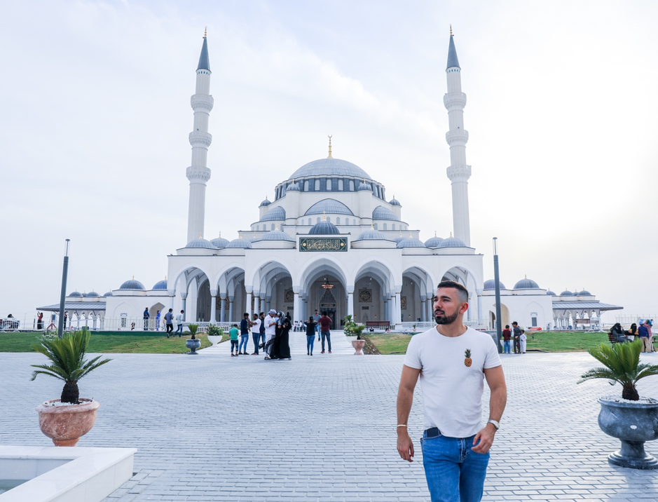 Exploring Sharjah Mosque